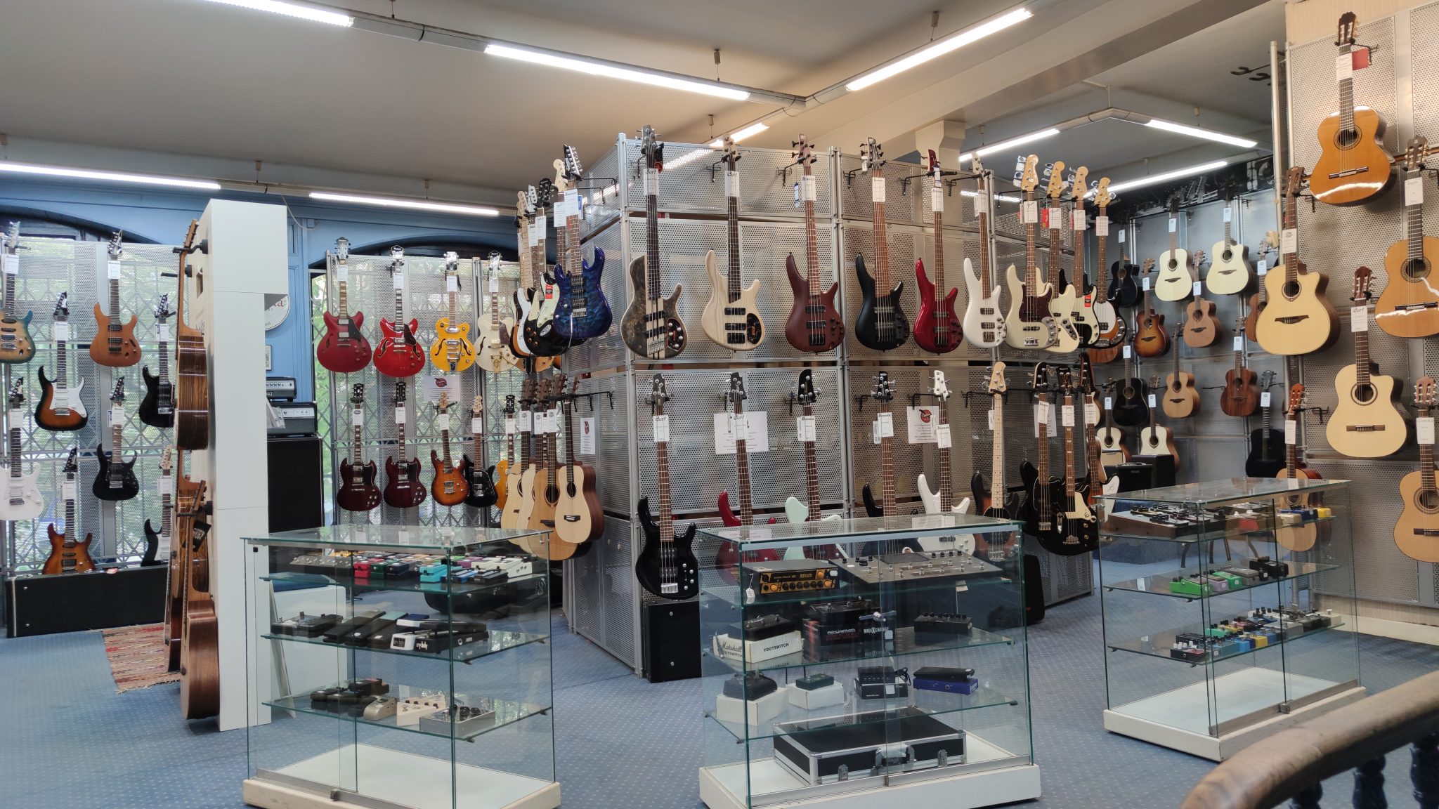 Captain Music : un super nouveau magasin à Bordeaux – GUITARE XTREME